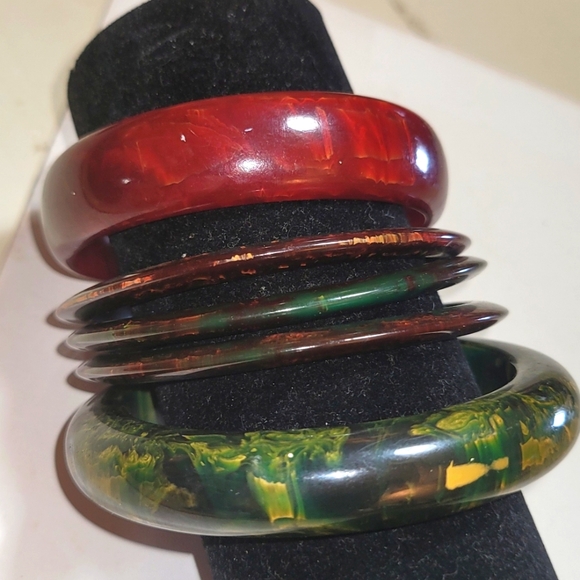 vintage bakelite | Jewelry | Vtg Bakelite Bangles X5 Rare Red Green End ...